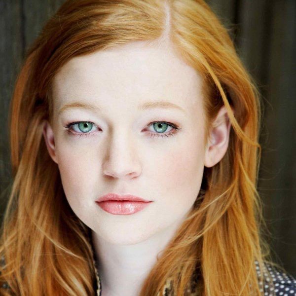 Sarah Snook Scrolller