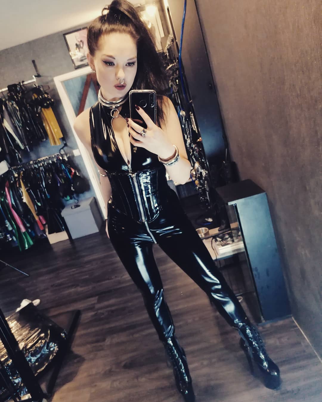 I'm mistress Kimberly I'm a strict and powerful mistress. looking for a submissive and loyal ...