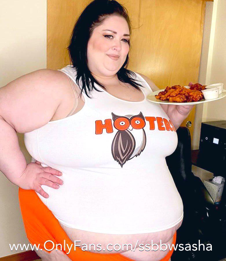 Sasha as Your Hooters Waitress | Scrolller