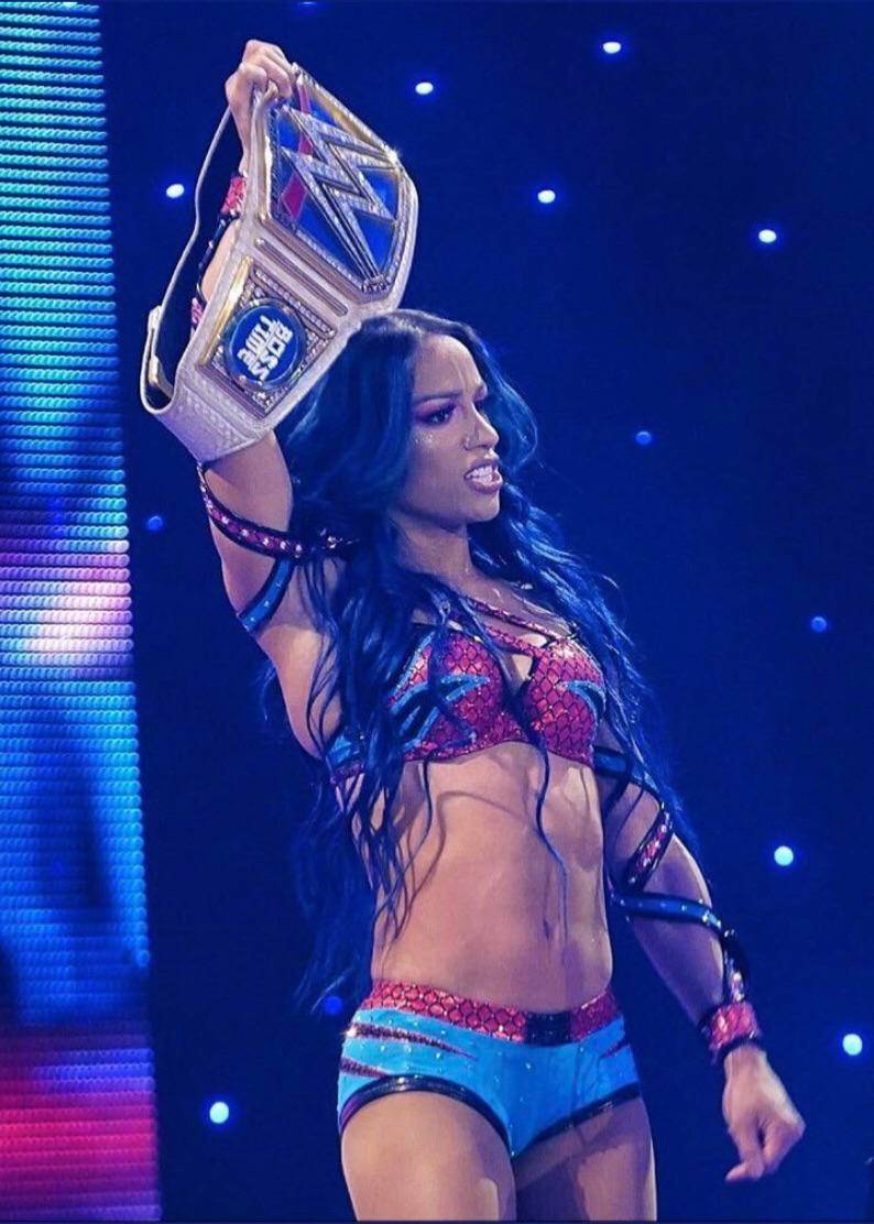 Sasha Banks | Scrolller