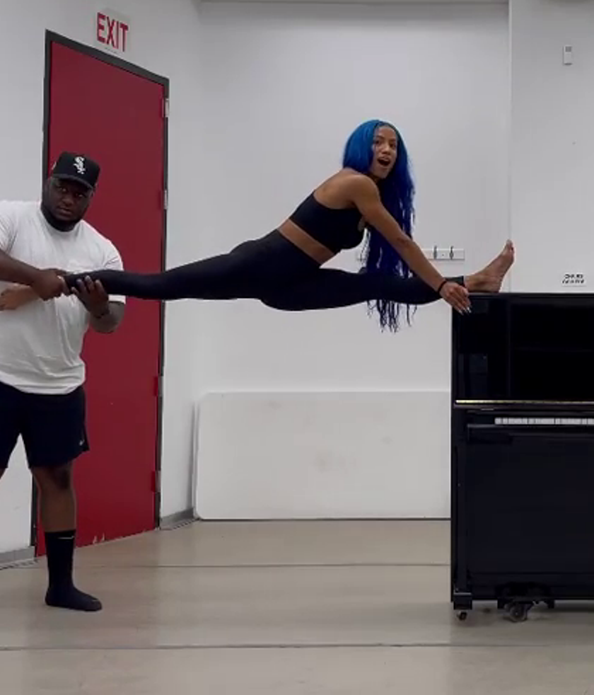 Sasha Banks | Scrolller