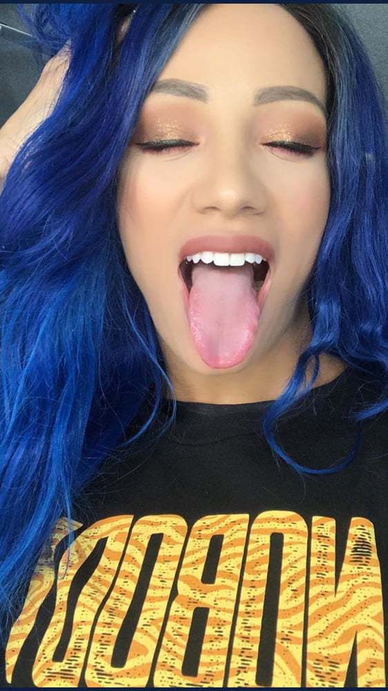 Sasha Banks is just begging for a load | Scrolller