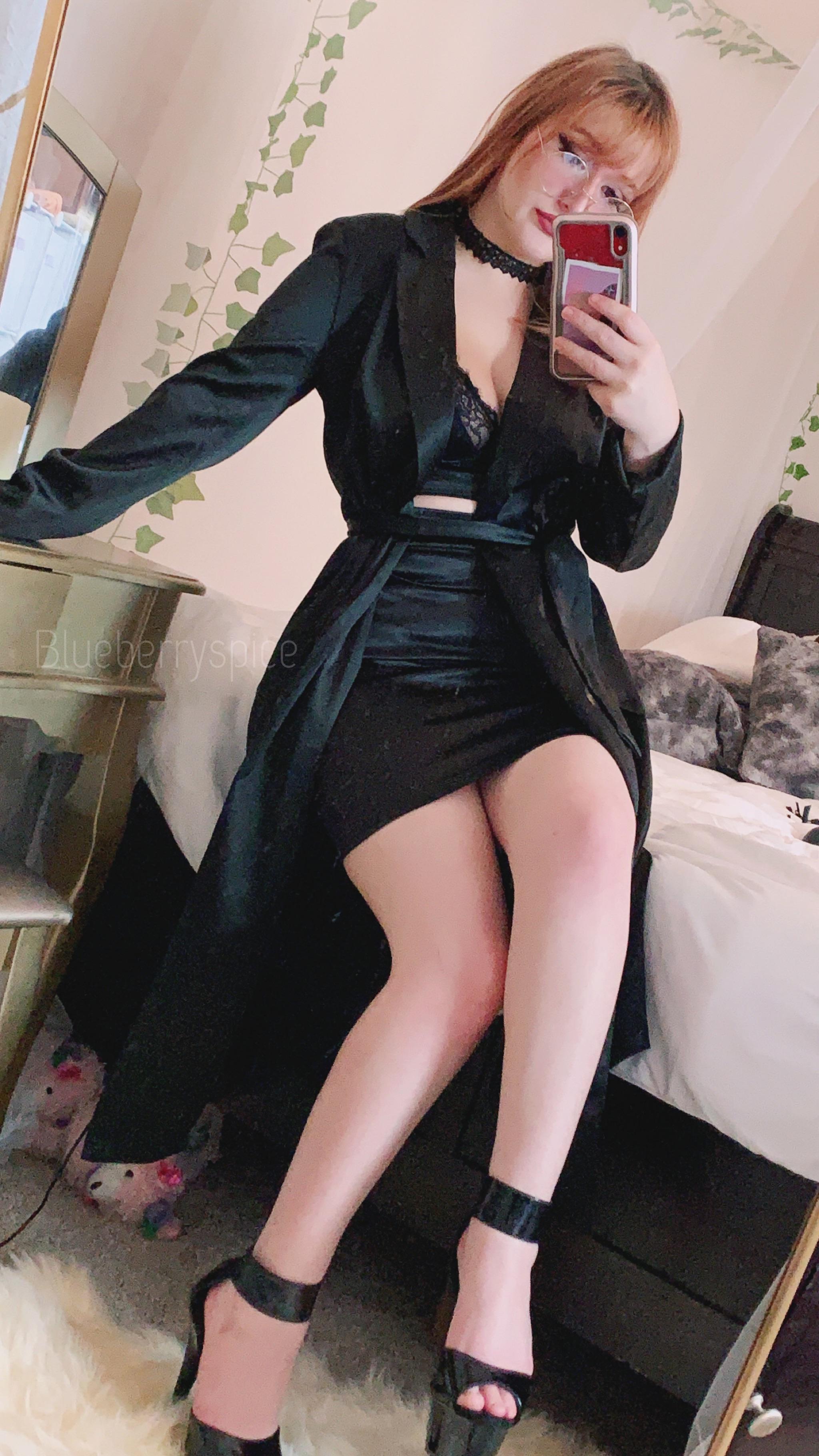 Satin Obsession 🖤🖤 | Scrolller