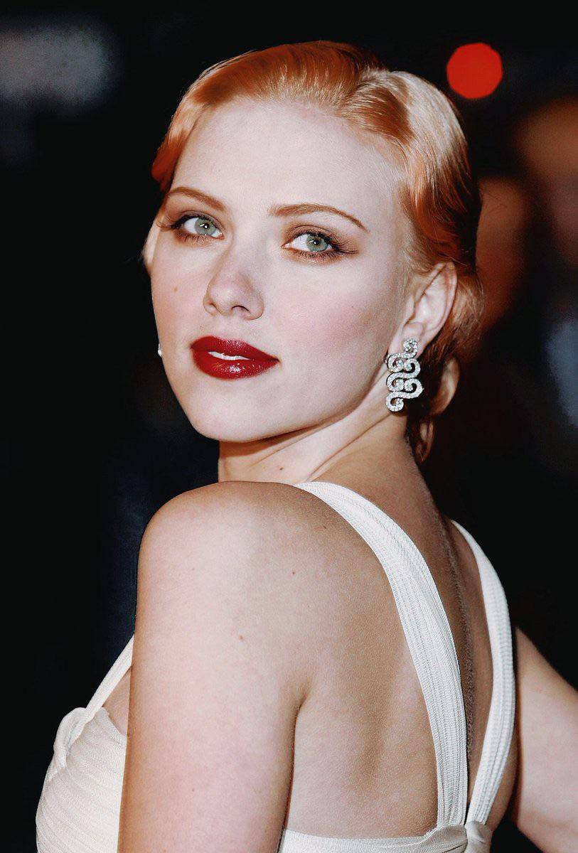 Scarlett Johansson | Scrolller