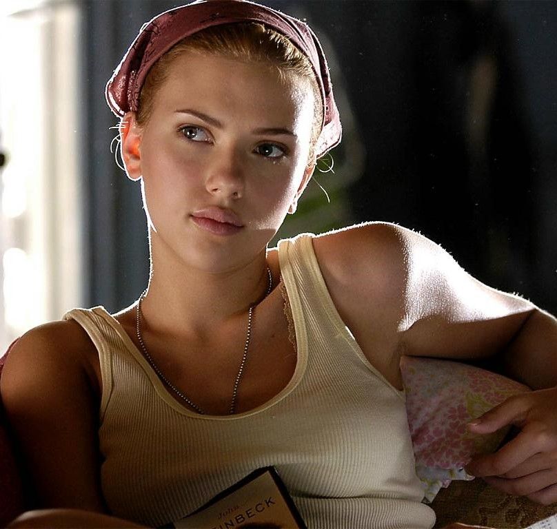Scarlett Johansson | Scrolller