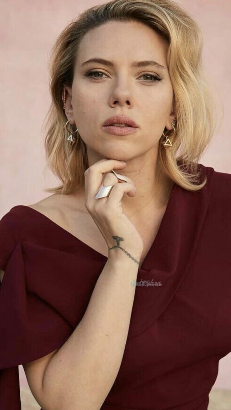Scarlett Johansson is a goddess | Scrolller