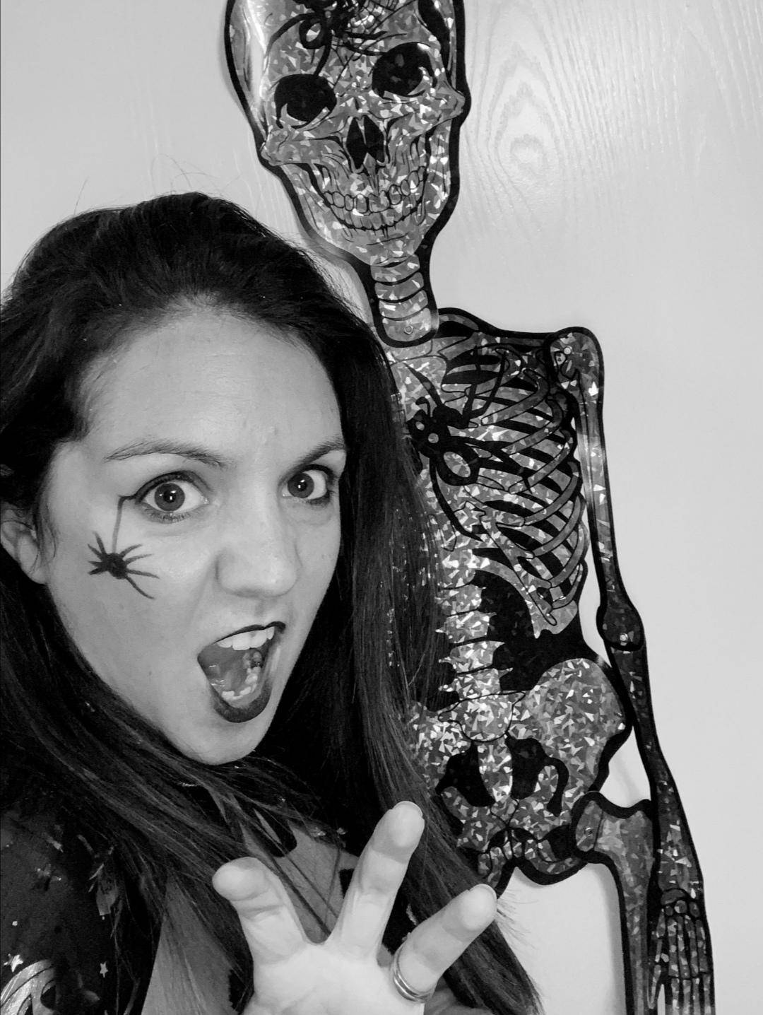 Scary Laura | Scrolller