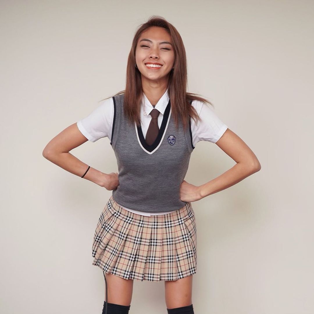 Schoolgirl 4 | Scrolller
