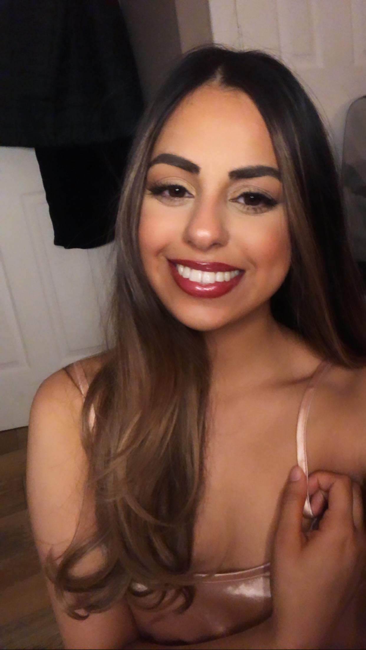 Silky 😜 💋 (f) (23) | Scrolller