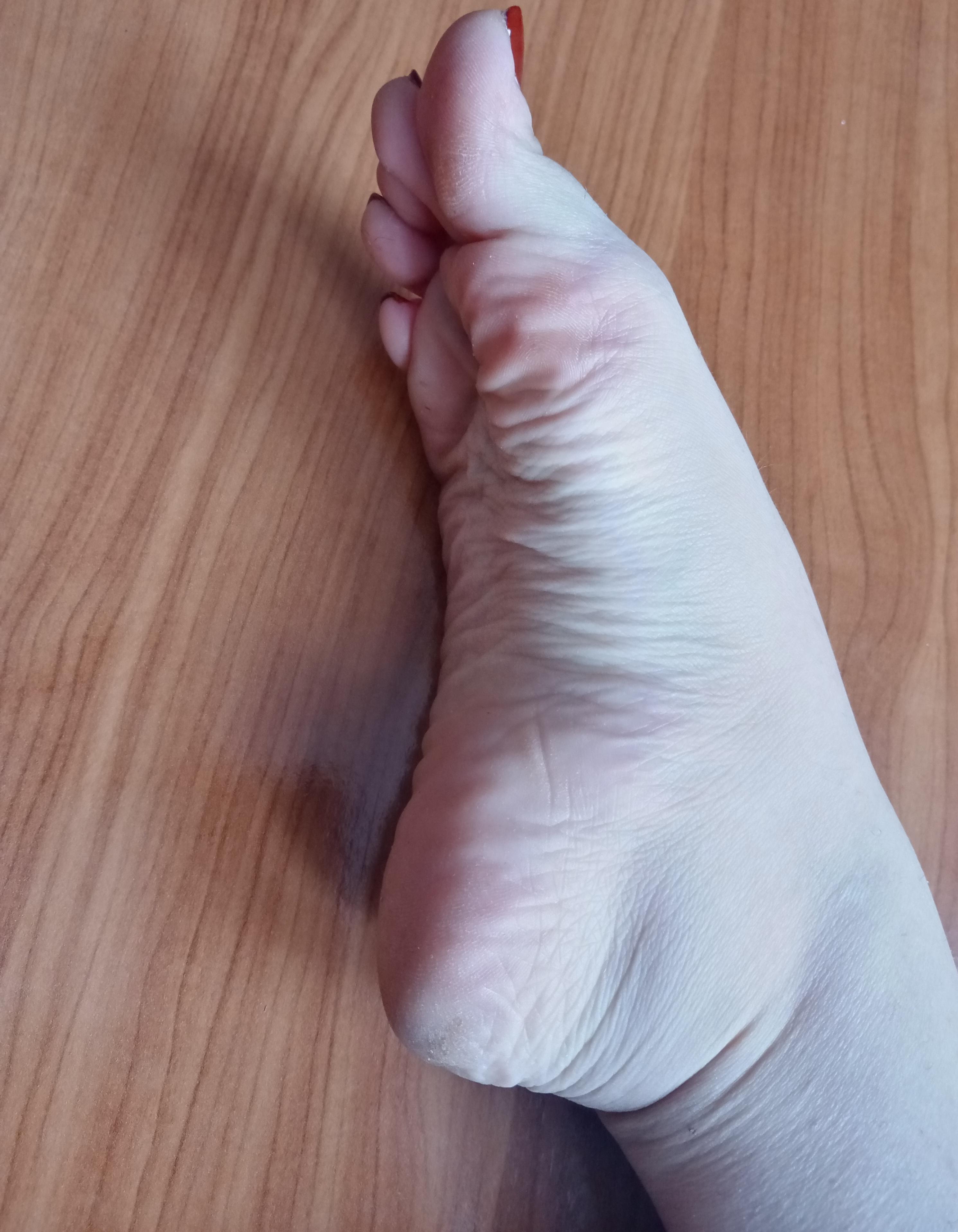 Scrunchy soles 😜 | Scrolller