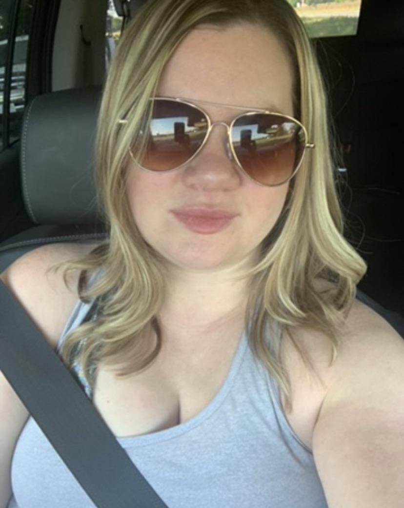 Seatbelt selfie🥰 | Scrolller