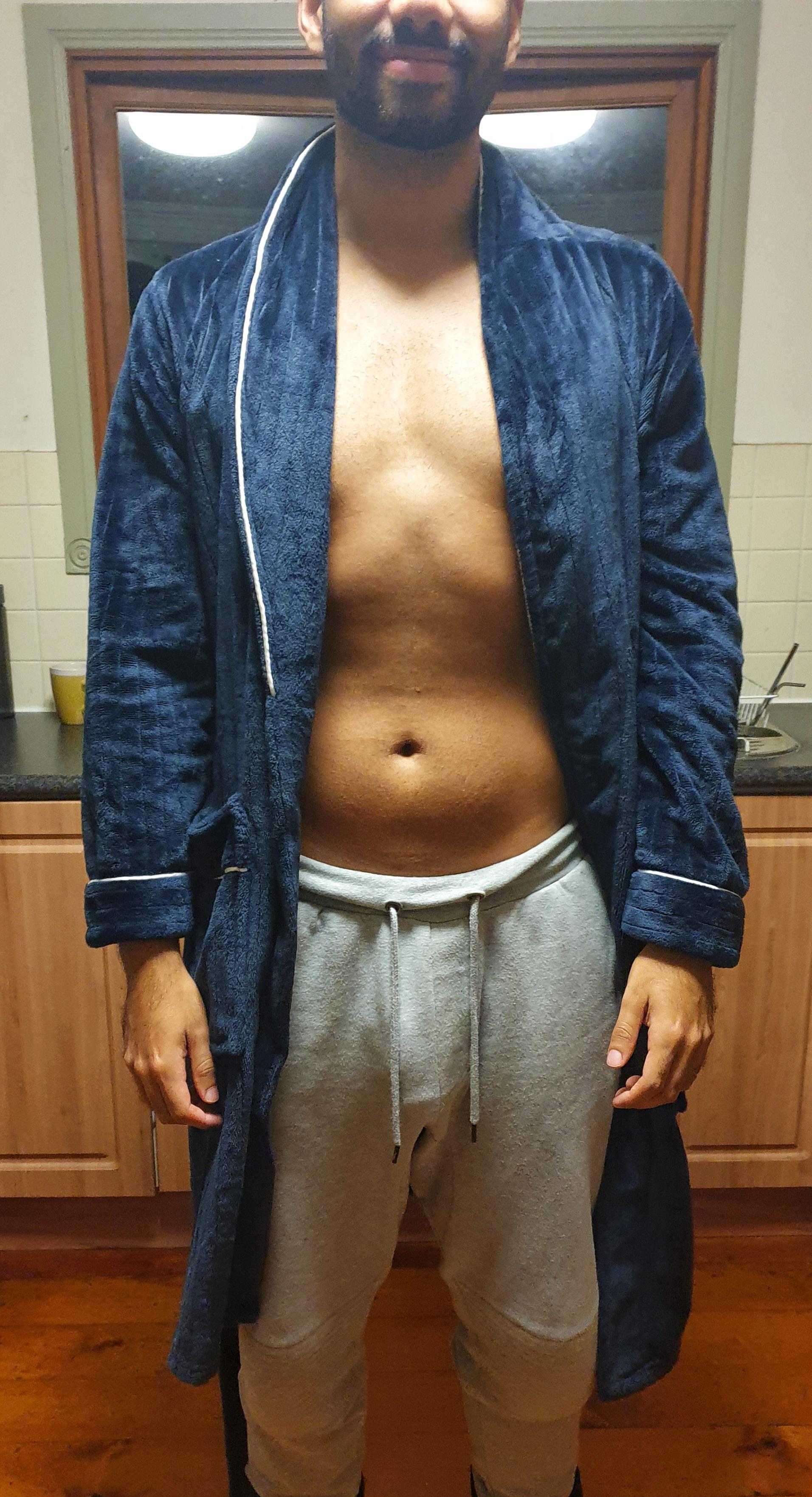 Sneaky surprise 😘 | Scrolller