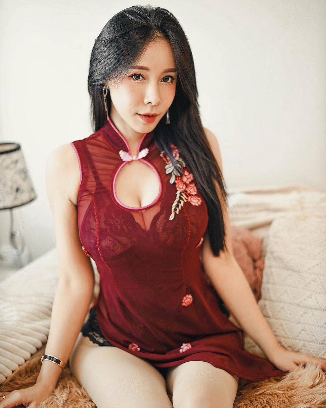 See through | Scrolller