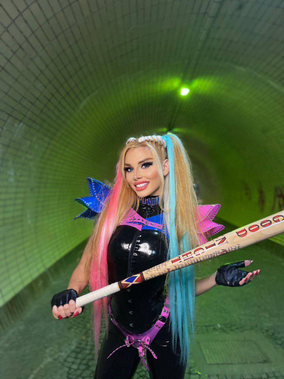 [self] Harley back in Gotham | Scrolller