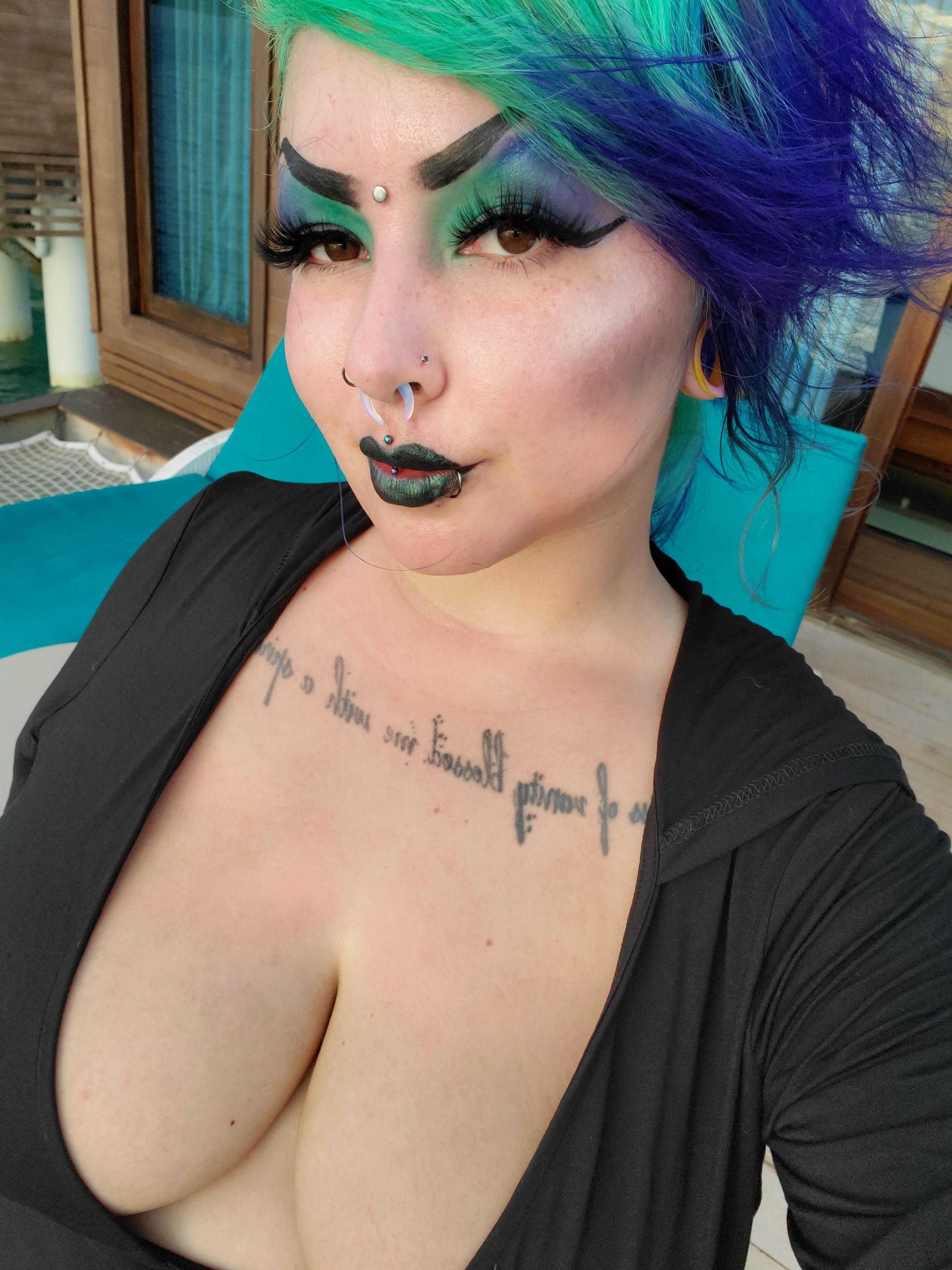 [Self] [OC] Good evening | Scrolller