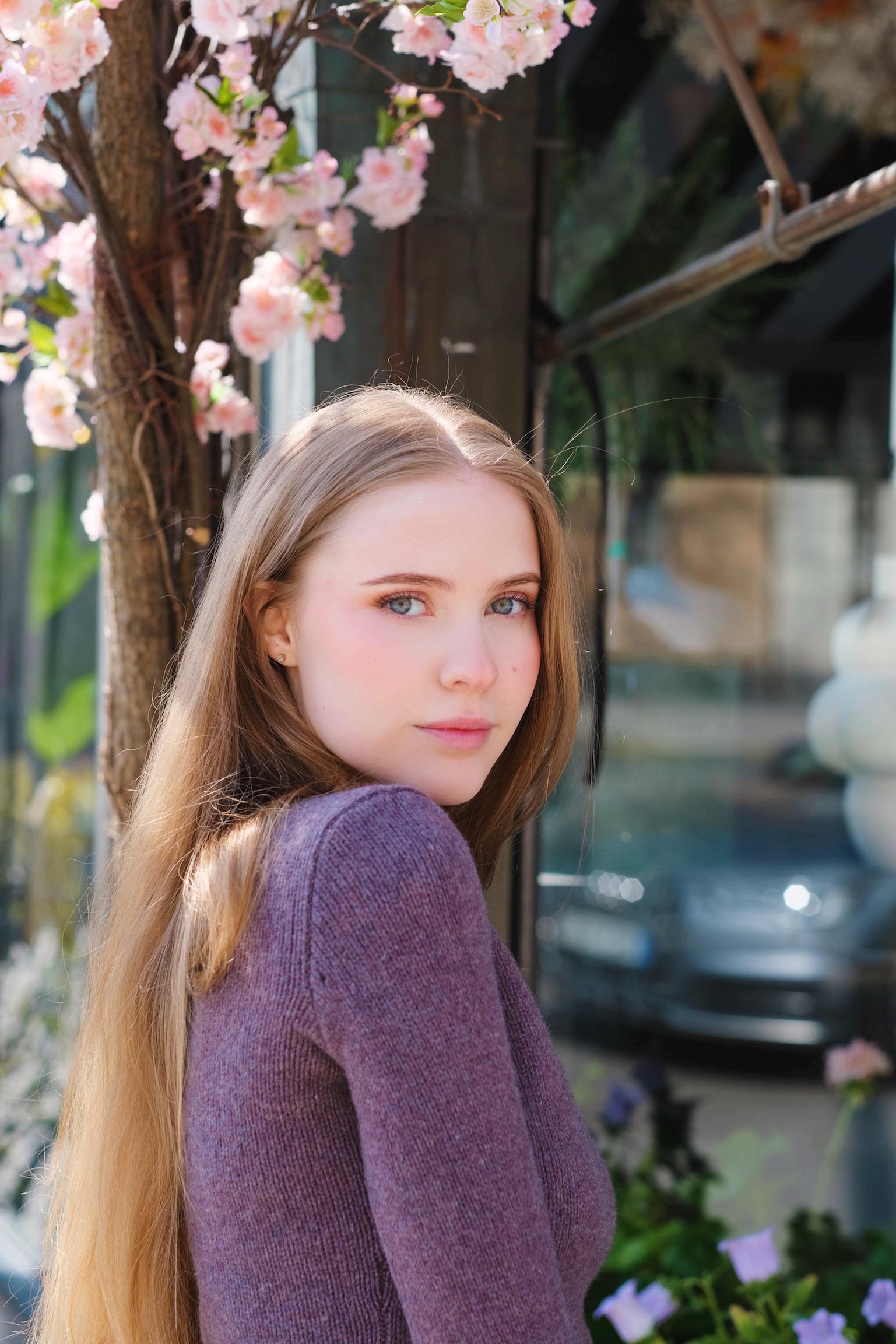 Self portrait | Scrolller