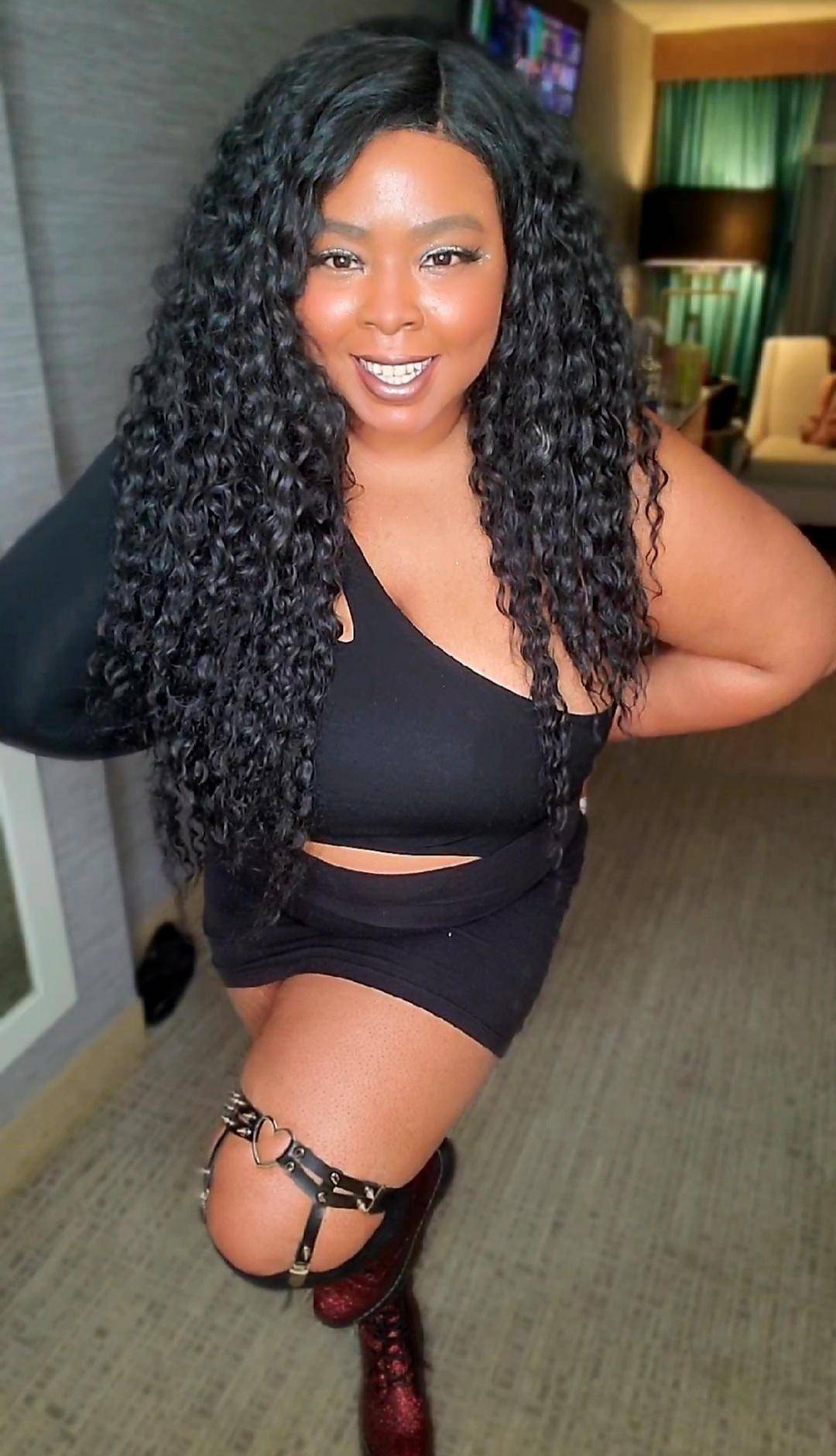 Self taken with a ringlight! 28! | Scrolller