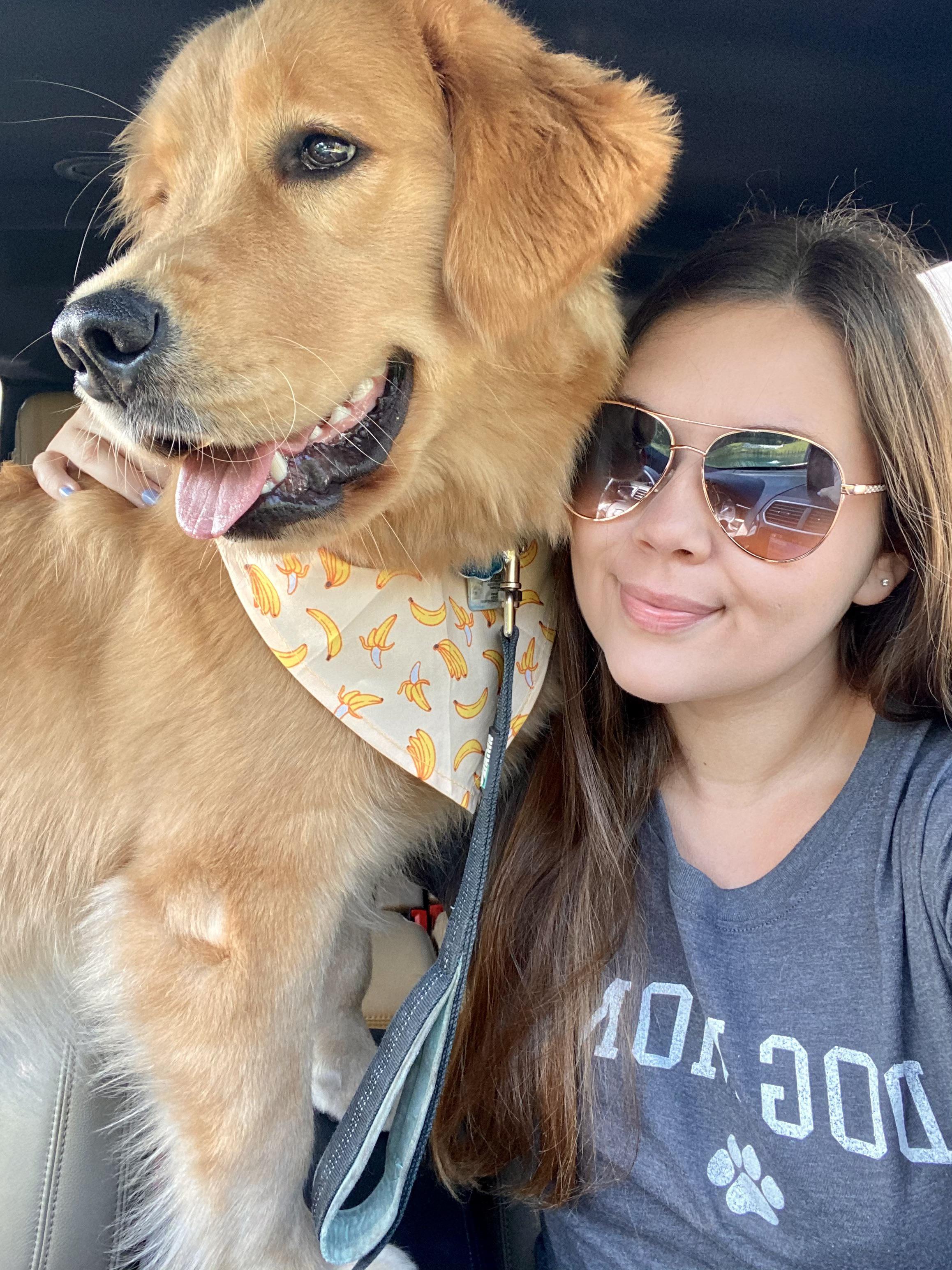 Selfie featuring my pup🥰 happy Monday!! | Scrolller