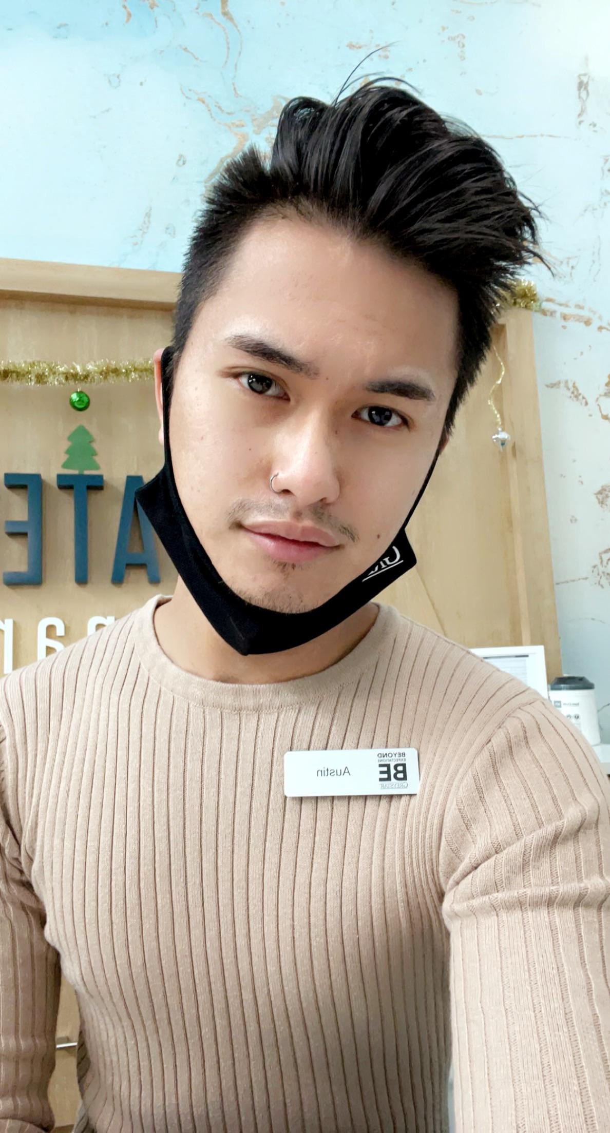 Selfie’s at work (: | Scrolller