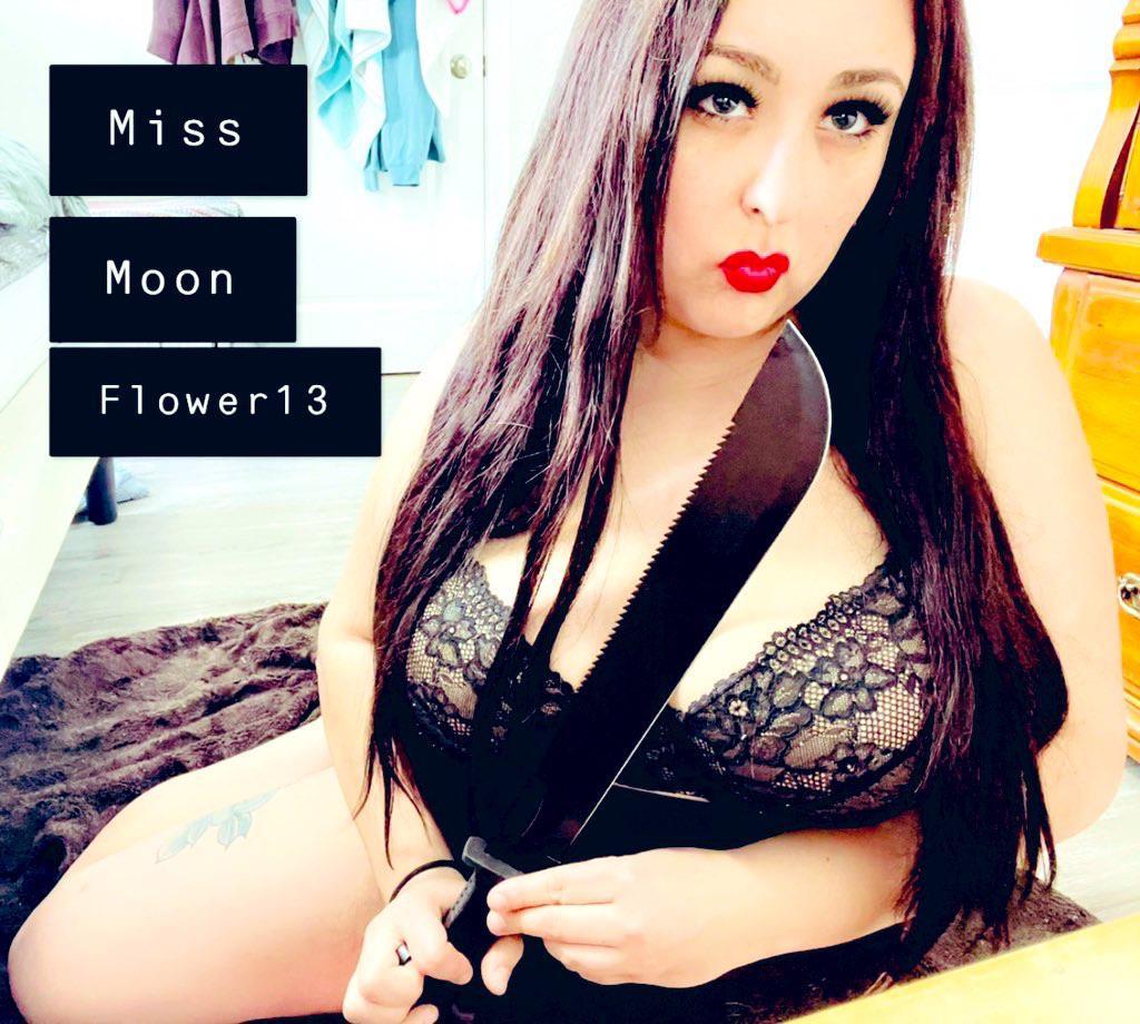 [Selling] [27, F, BBW] [$6] Unlocks everything ️. Customs. NO LIMITS😈. | Scrolller