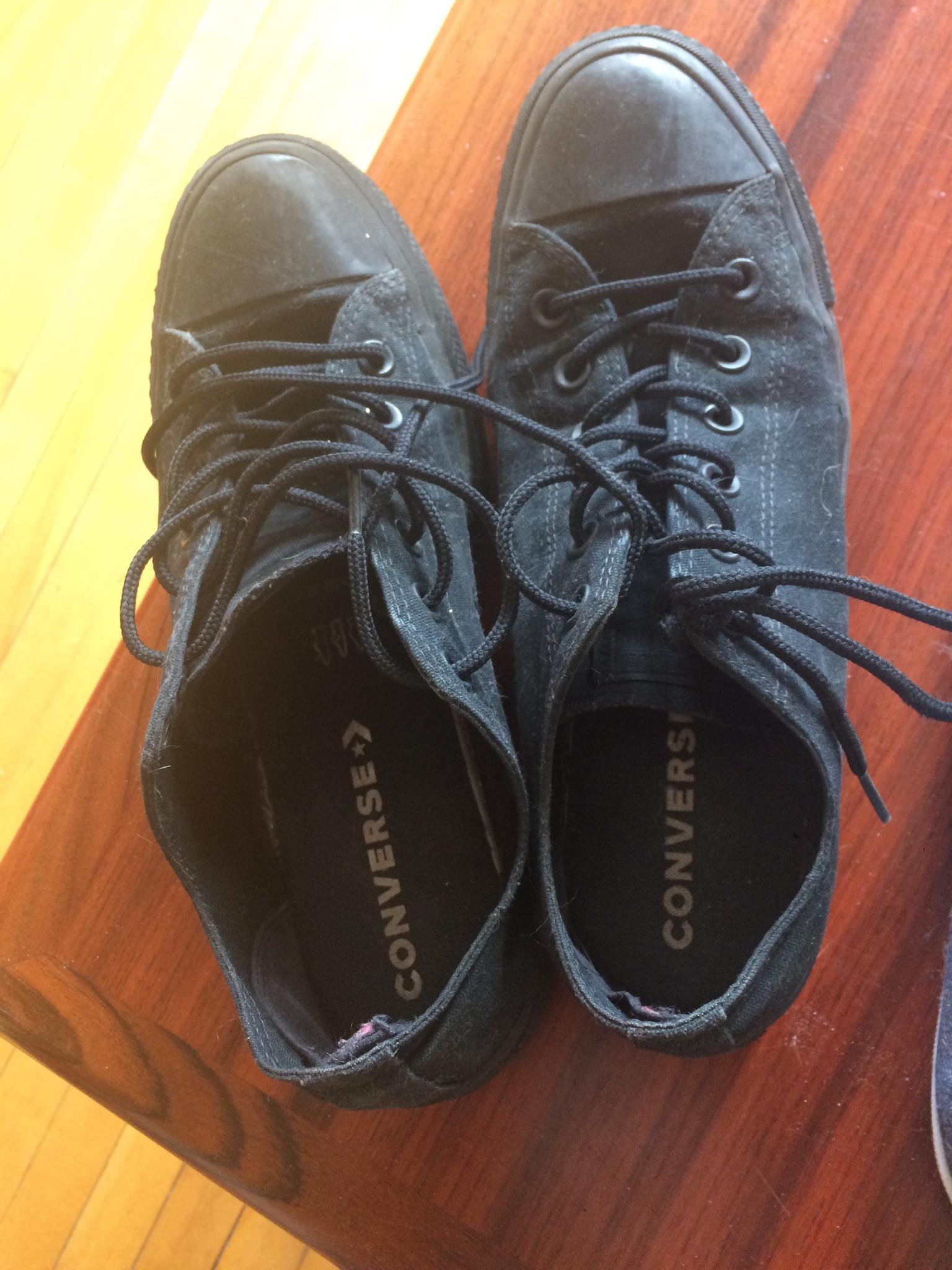 Who wanna sniff my well worn converse? 🤤 | Scrolller