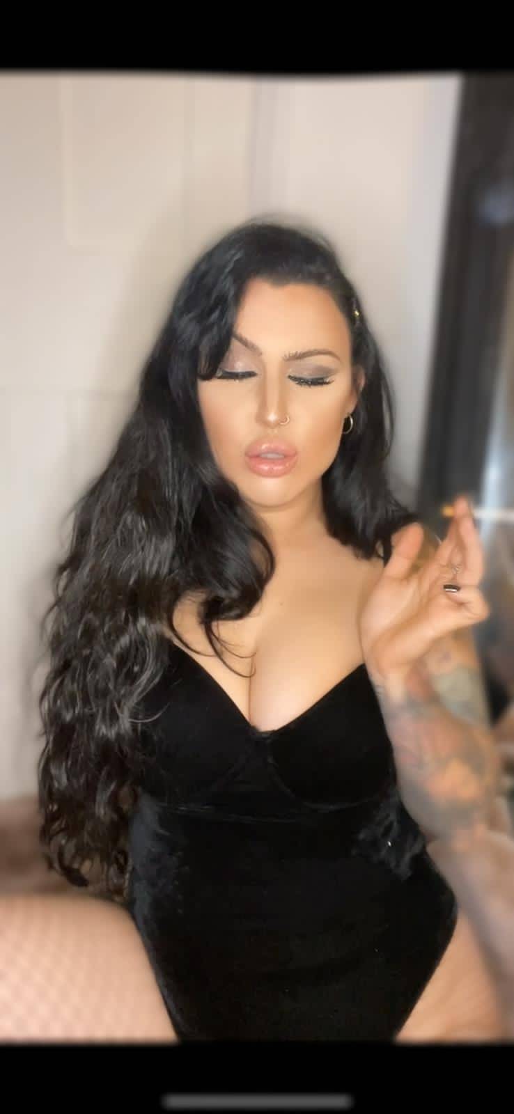 Sensual smoking 🖤 | Scrolller