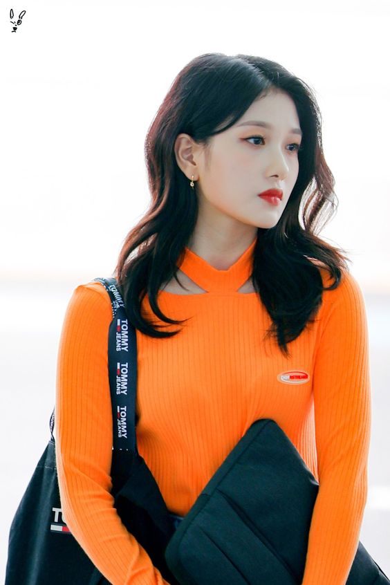 Seoyeon | Scrolller