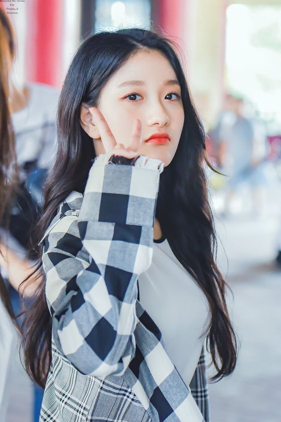 Seoyeon | Scrolller