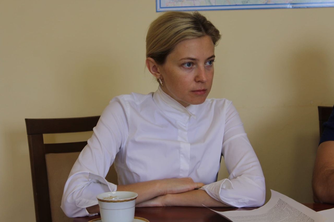 Serious Natalia | Scrolller