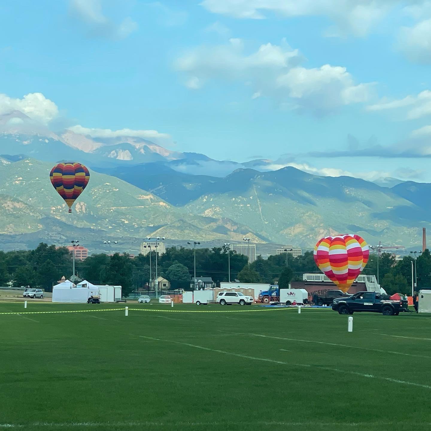 Setting up…. 45th Annual #balloonglow #labordayliftoff | Scrolller