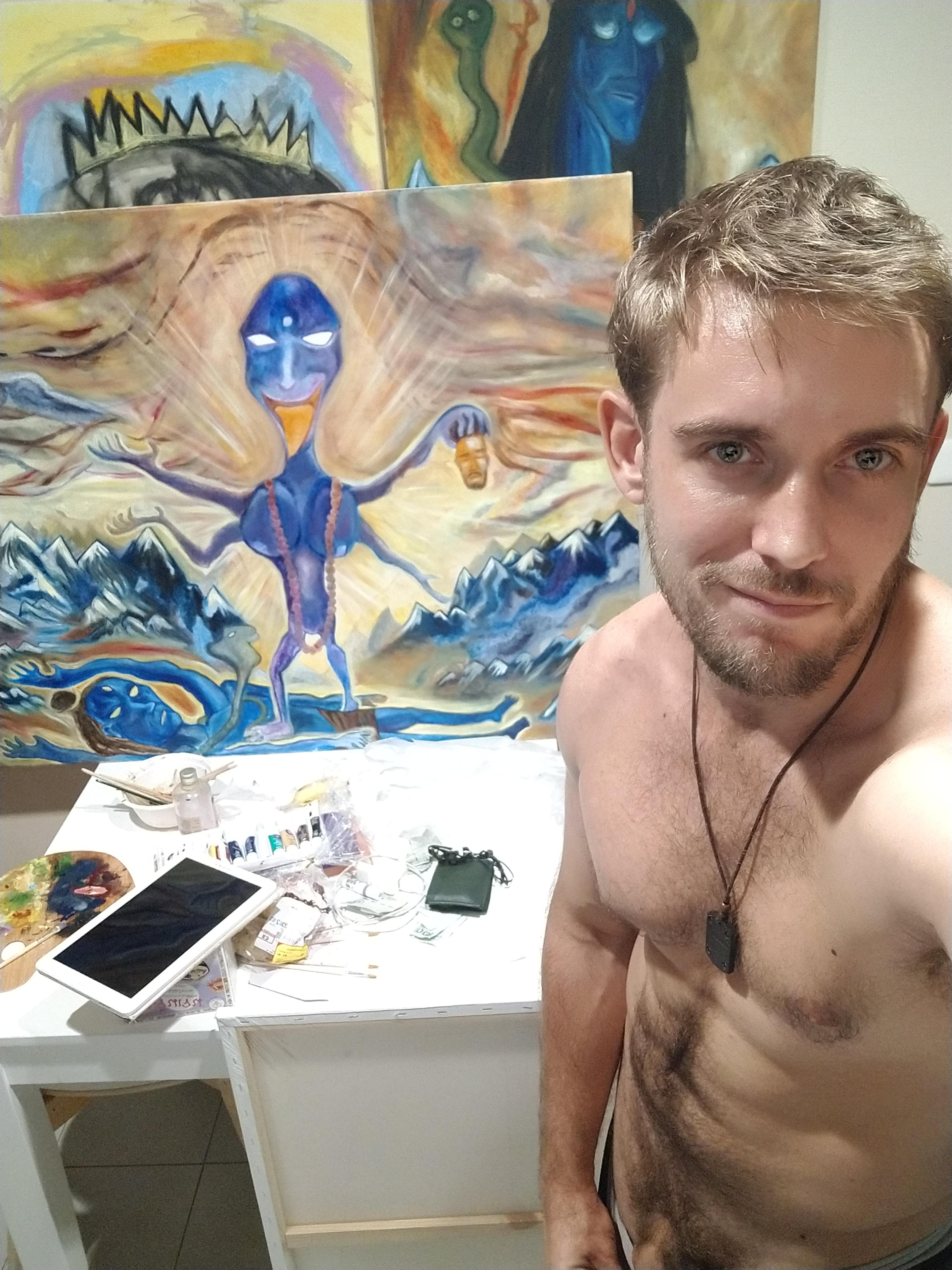 Sexy and arty ! | Scrolller