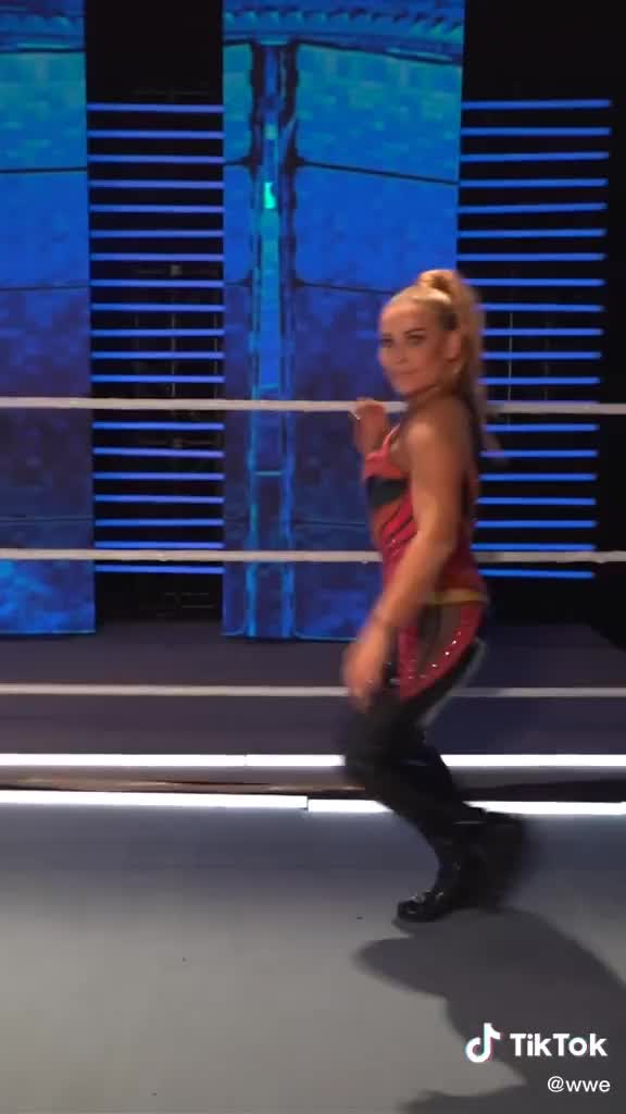 Sexy dancing queen | Scrolller