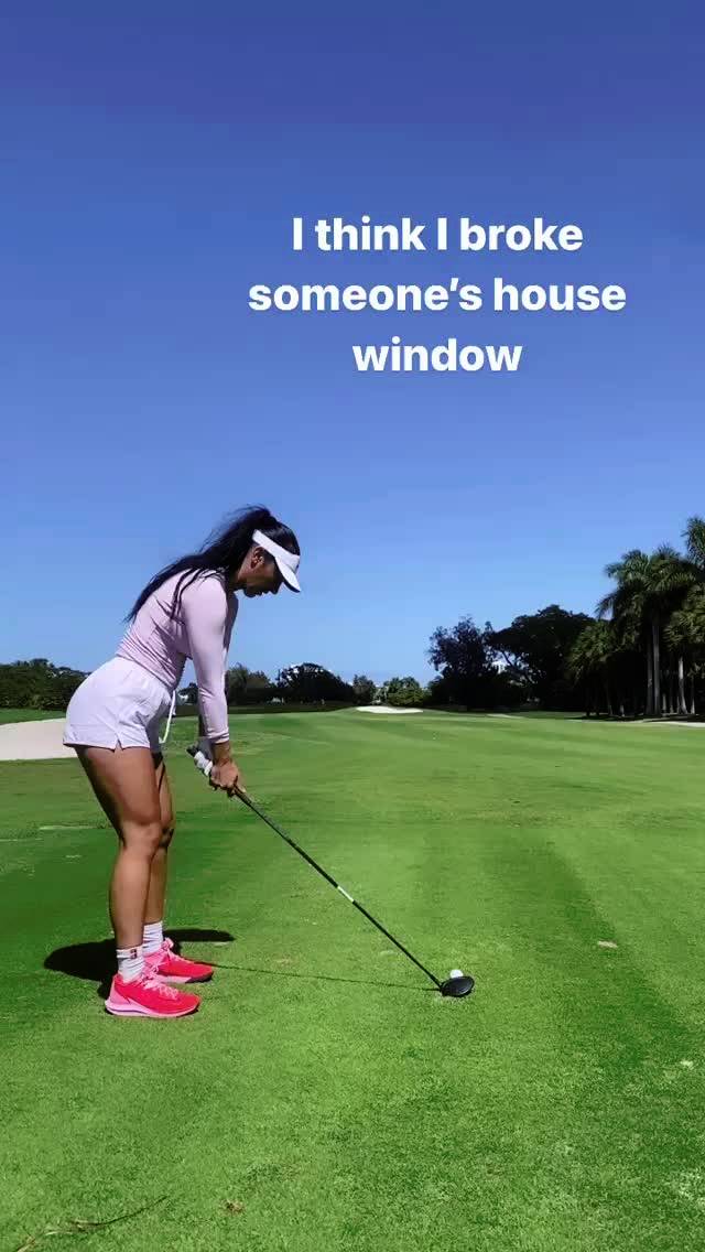 Sexy Girl, Not So Sexy Golf Swing | Scrolller