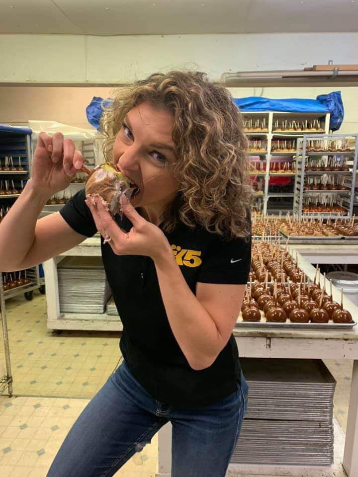 Sexy Jordan Chomping down | Scrolller