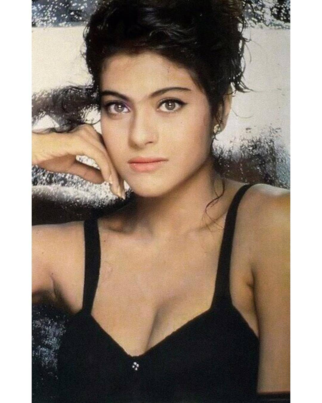 Sexy Kajol (Retro) | Scrolller