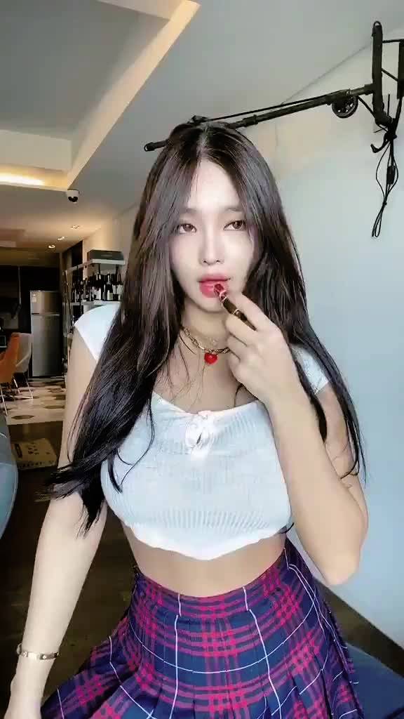 Sexy Korean | Scrolller