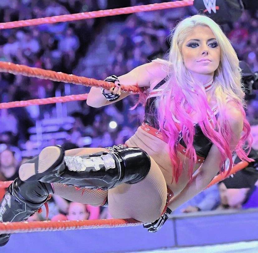 Sexy Lexi | Scrolller