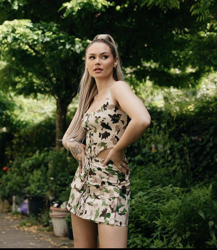 Sexy new insta | Scrolller