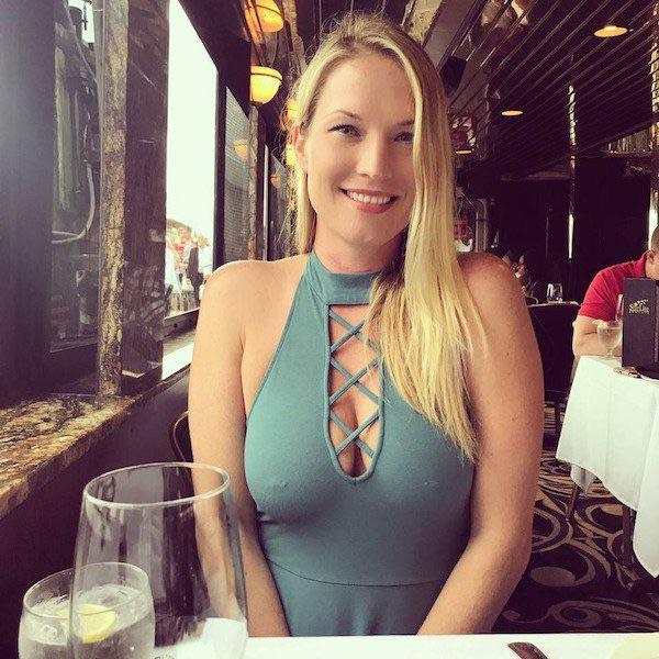 Sexy tease | Scrolller