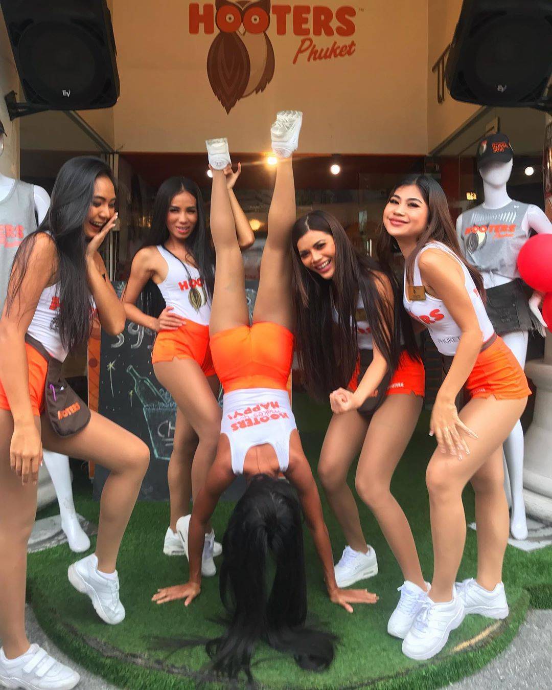 Sexy Thai Hooters Girl Phuket Thailand | Scrolller