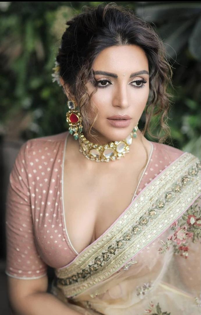 Shama Sikander | Scrolller