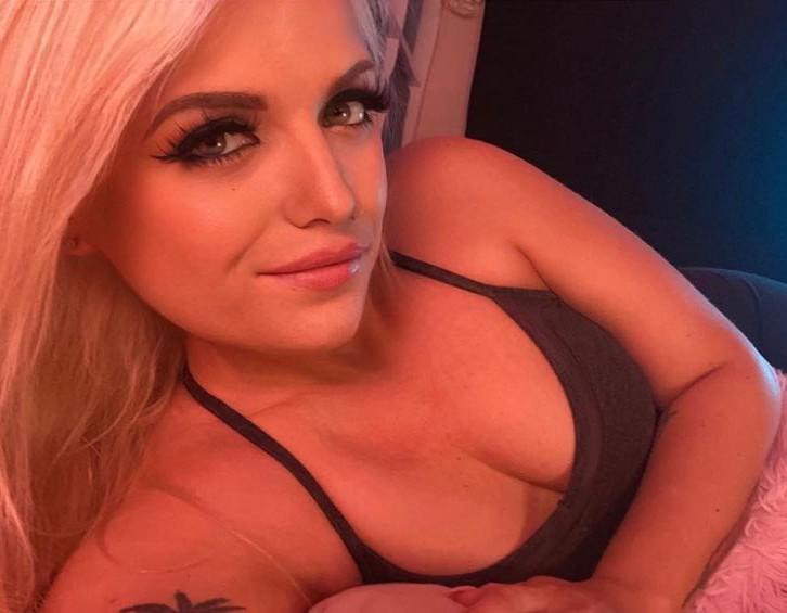 Shanny is so hot | Scrolller