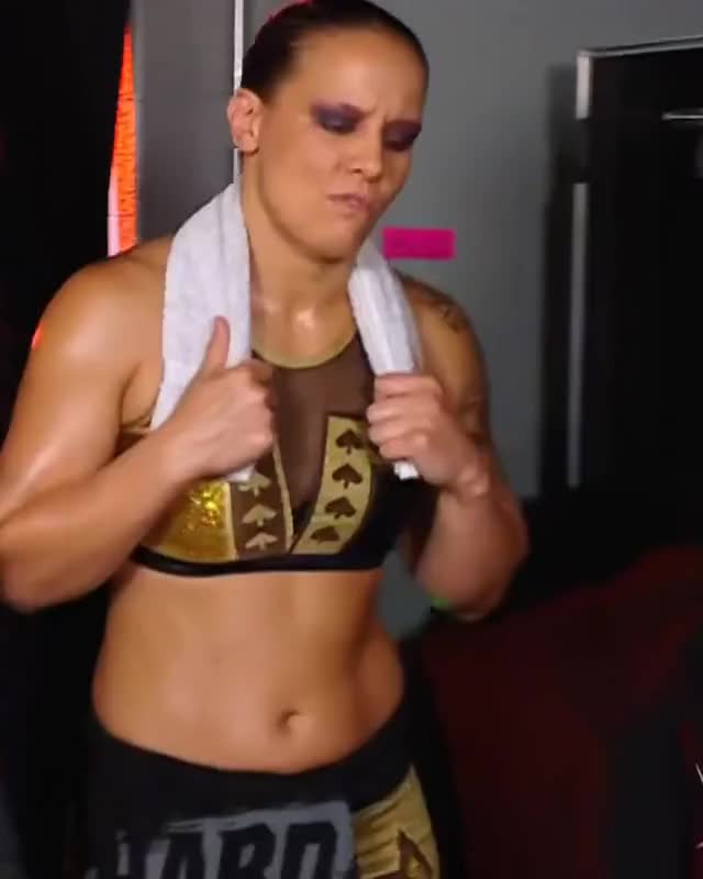 Shayna before her match | Scrolller