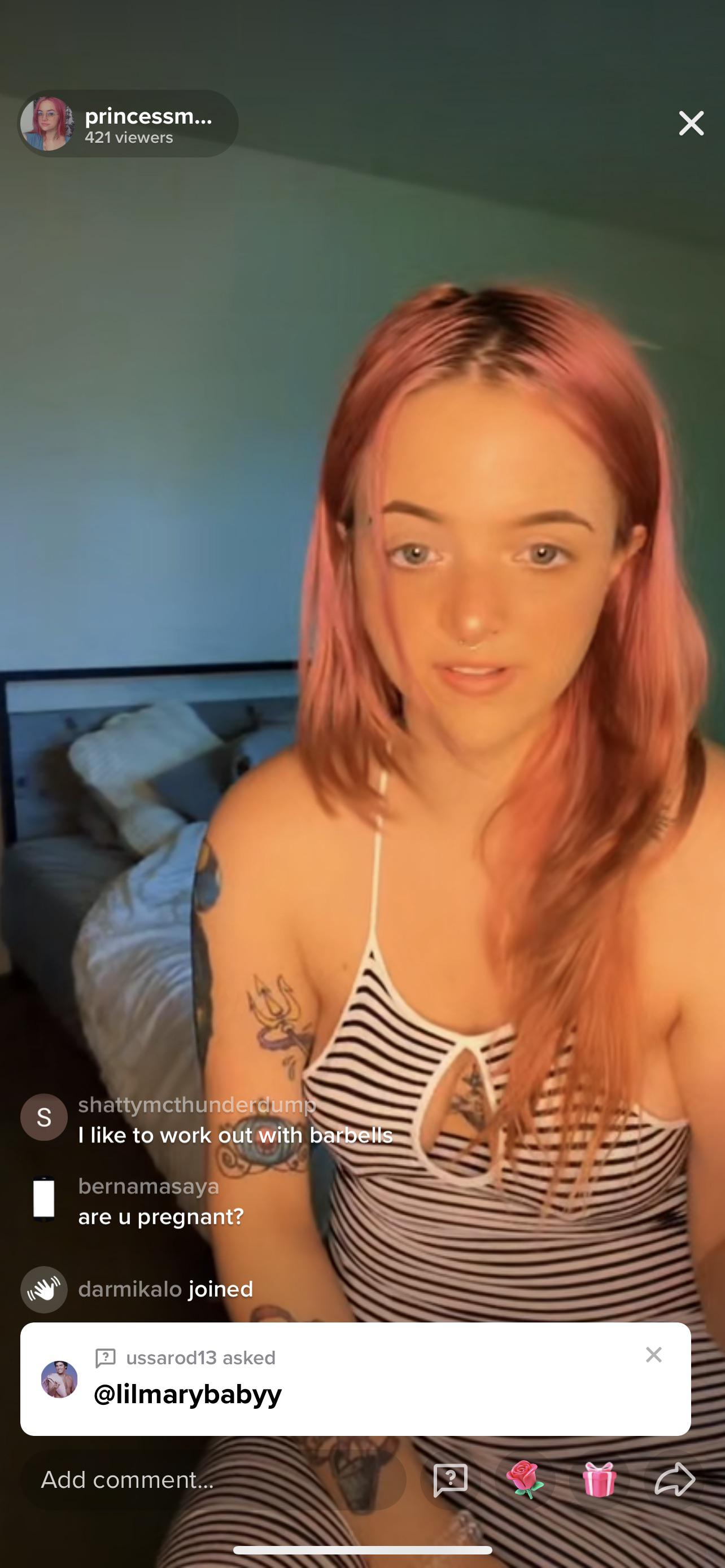 She at it again bois, someone go record for us | Scrolller