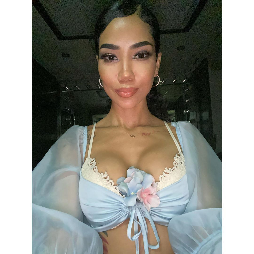 She can get all of it | Scrolller