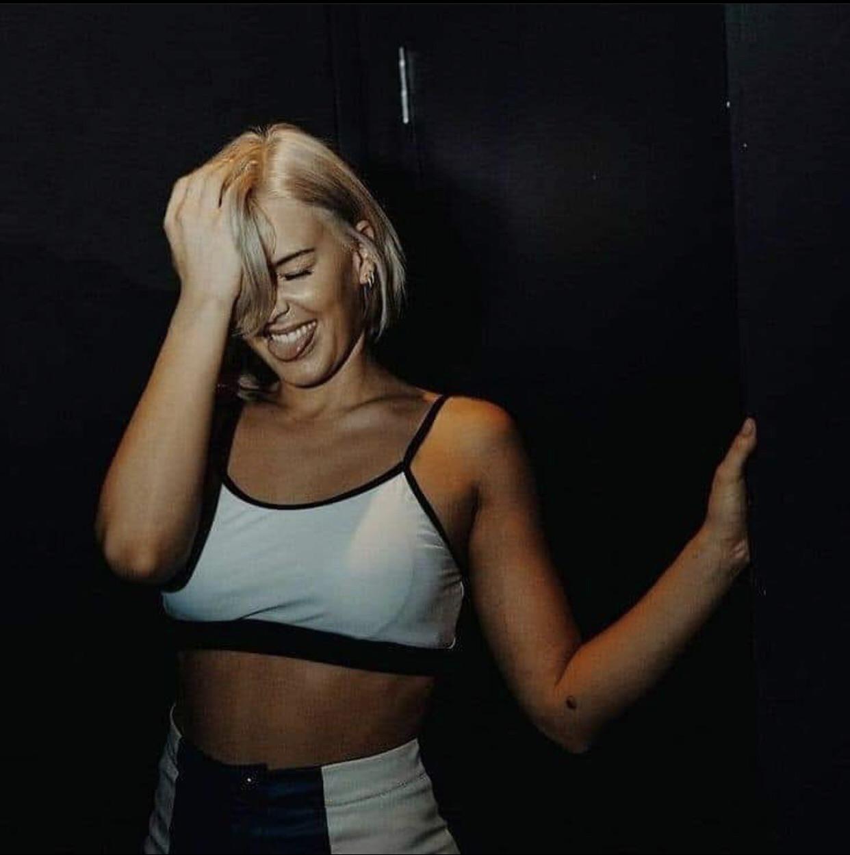 she do be cute though | Scrolller