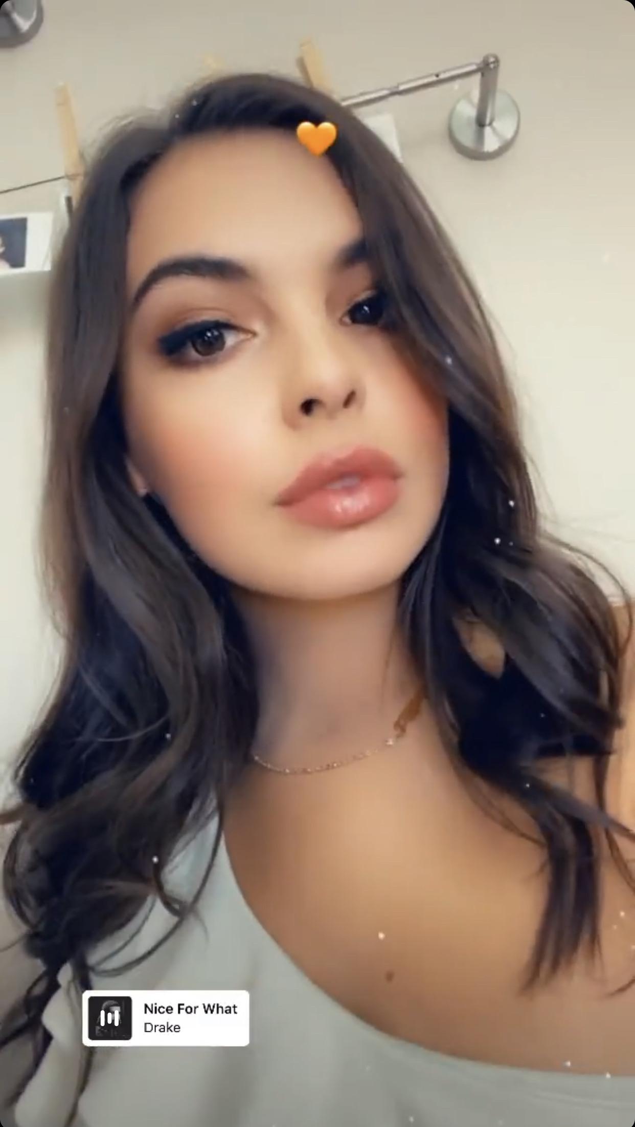 She is a snack | Scrolller