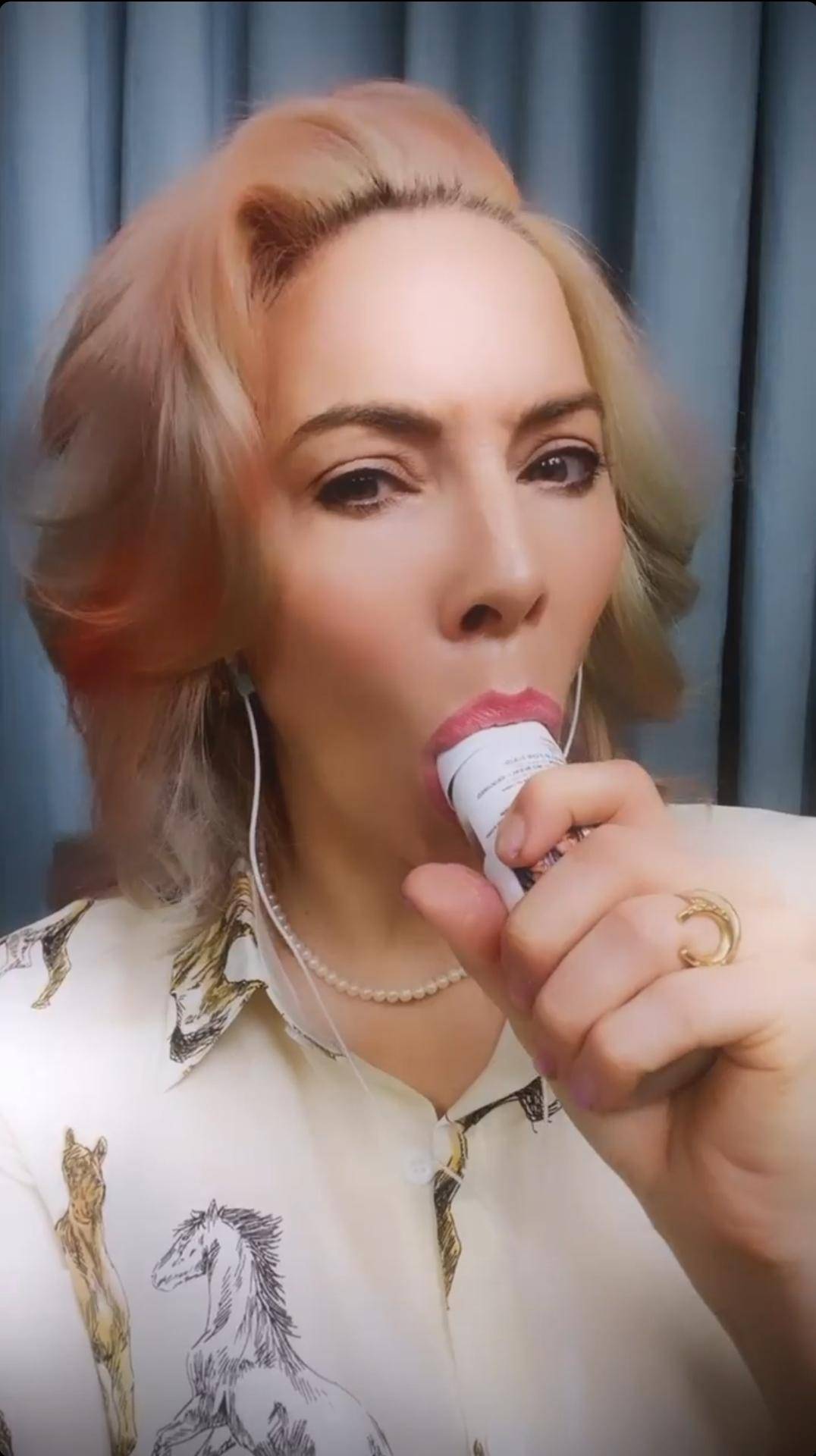 She is just doing it on purpose now. Tease. | Scrolller