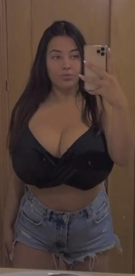 She knows what we wanna see | Scrolller