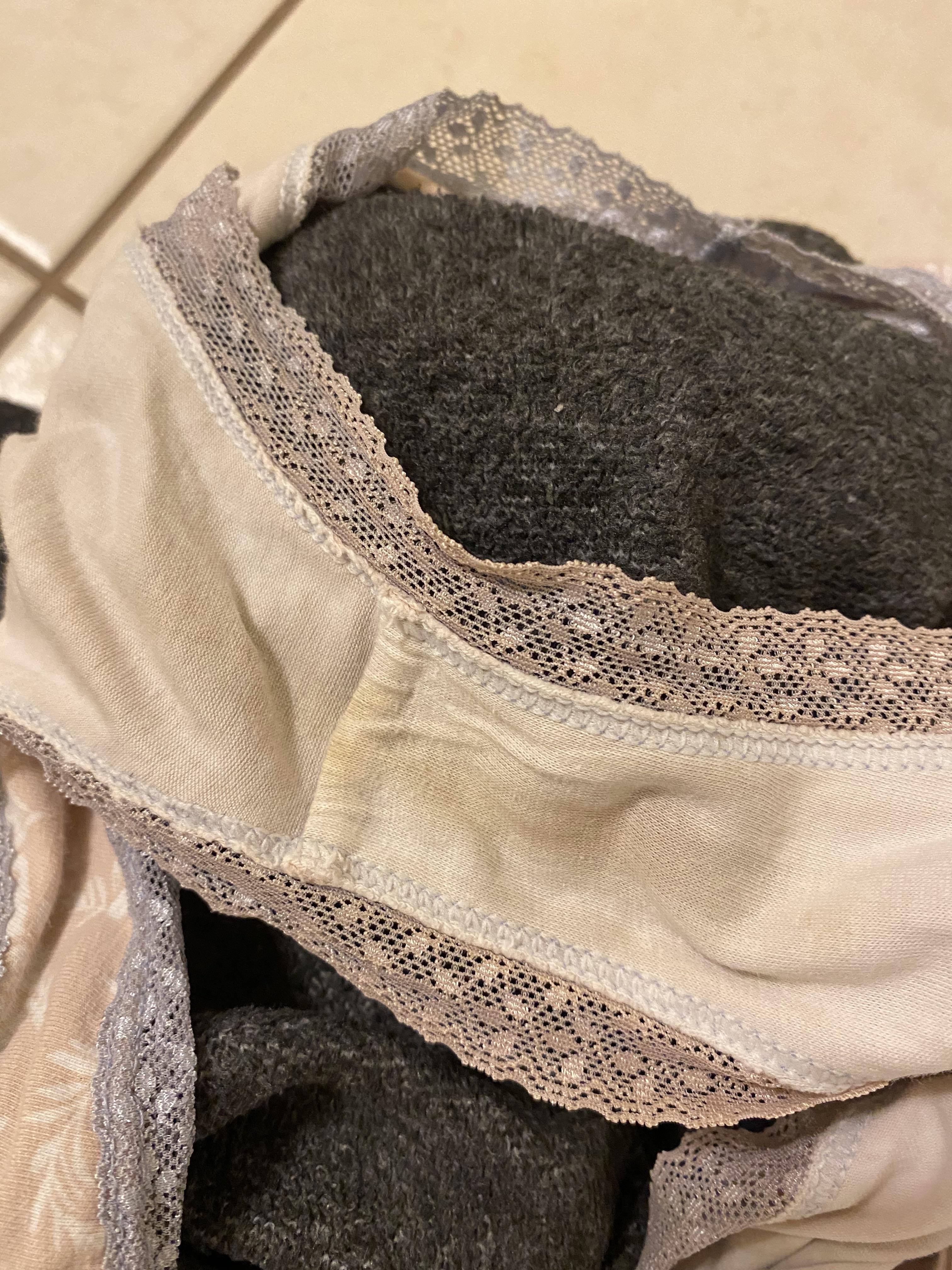 She left these in the bathroom after her shower. | Scrolller